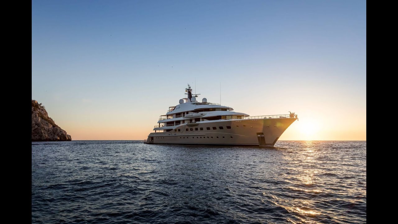 $200,000,000 ULTRA LUXURY SUPER GIGAYACHT VVIP EXCLUSIVE TOUR - YouTube
