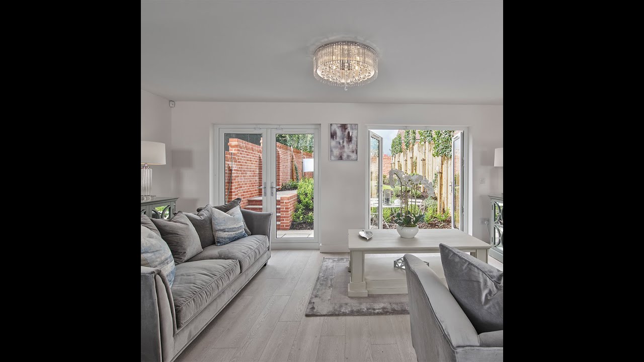 Tour the show home at Burderop Park - YouTube