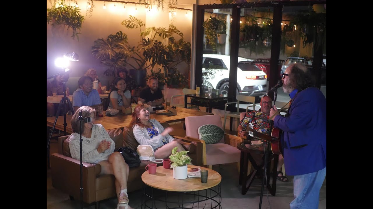 Steven Alan Green doing his comedy thing @ Houseplant Nation ...