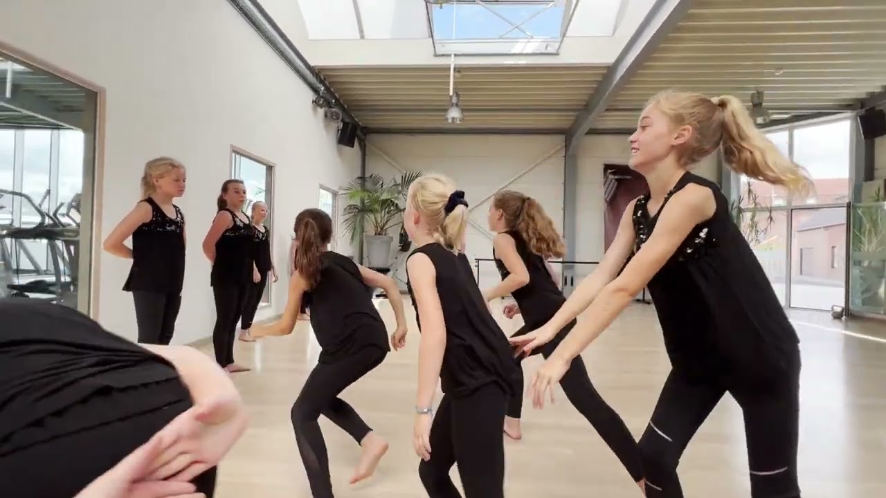 Hedendaags |Rizing Stars | Body Fit | Poperinge - YouTube