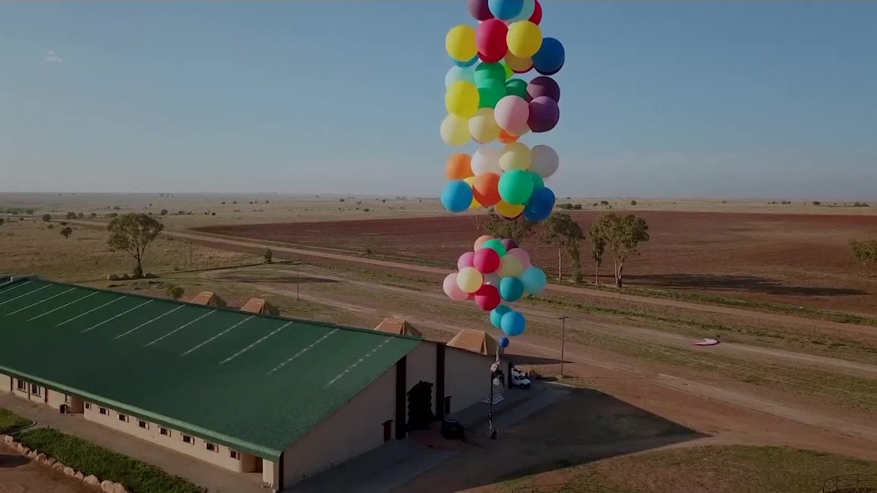 Helium balloon flight - YouTube