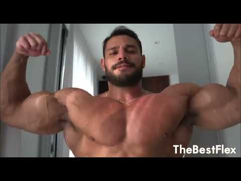 Muscle Worship pec bounce