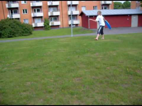 Frisbee HEADSHOT ! - YouTube