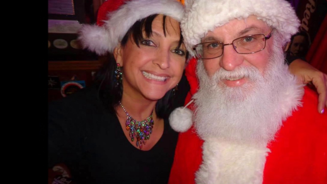Here Comes Santa Ray! - YouTube
