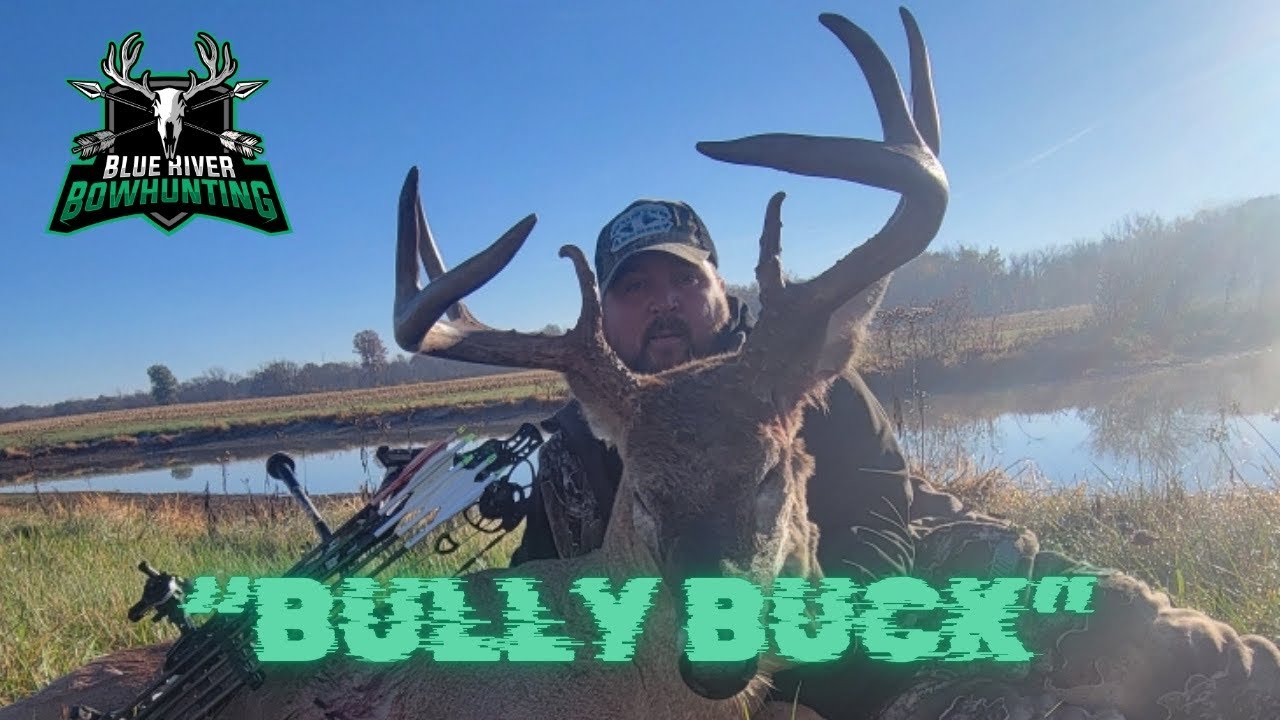 "Bully Buck" | Indiana Deer Hunting | Bowhunting - YouTube