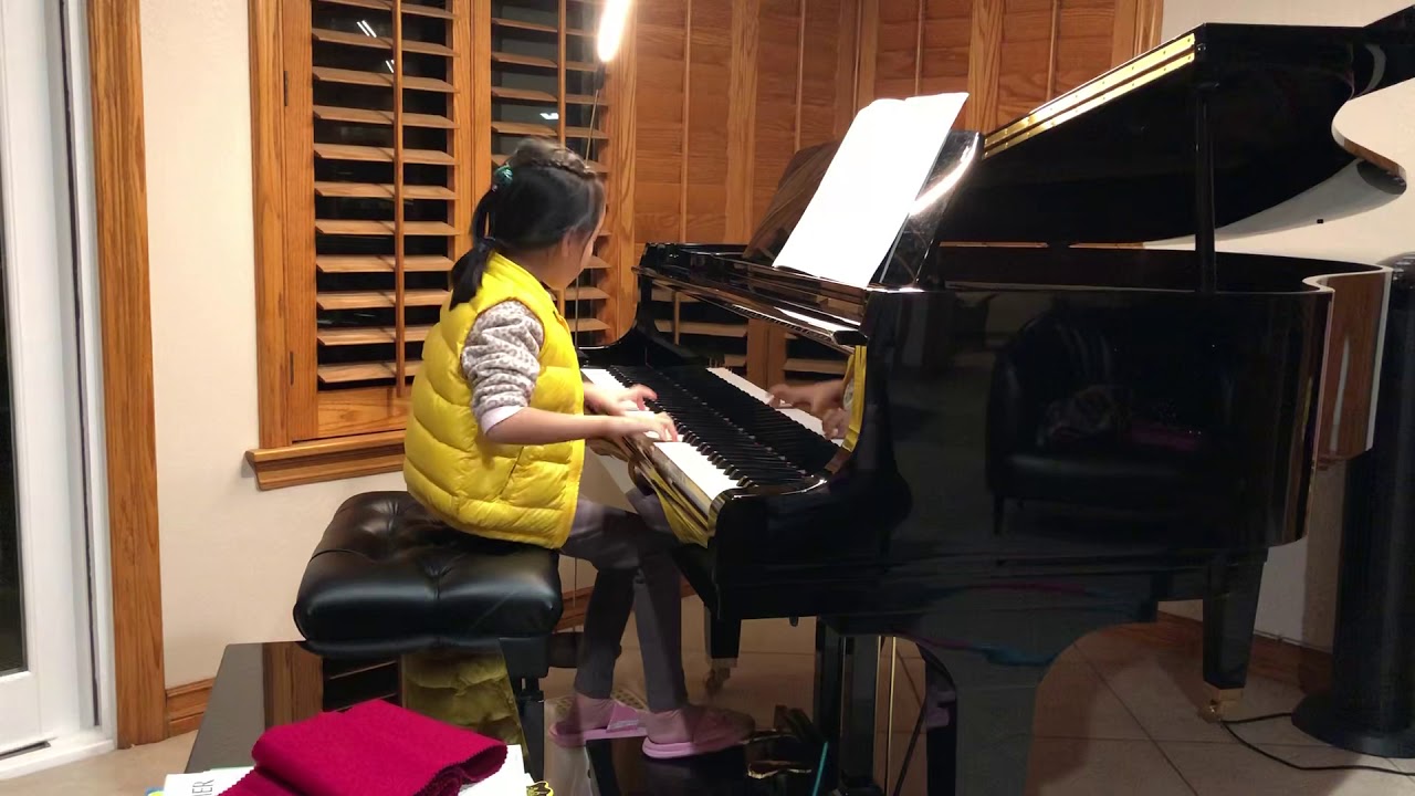Chopin, Waltz in a minor, by Alisa Huang (age 6) - YouTube