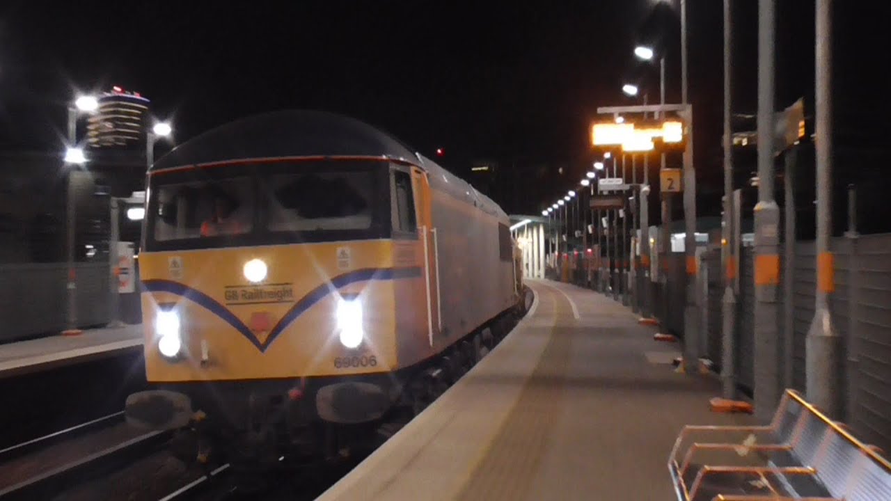 Trains at Imperial Wharf, WLL, 02/11/2022 - YouTube