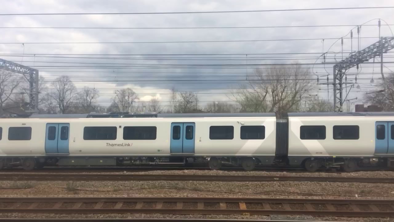 Great Northern Class 313 Arriving Alexandra Palace - YouTube