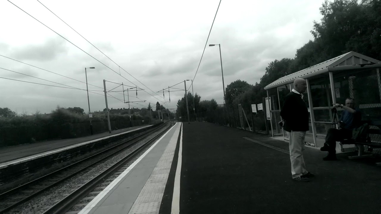 Our train arrives at Coatbridge Central - YouTube