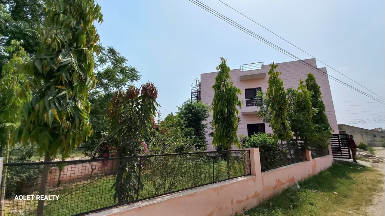 Three Side Open Corner House With 100 Gaj Garden Area - YouTube