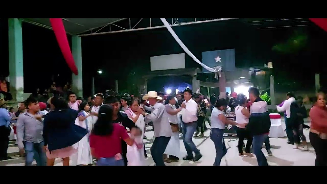 "Cumbia de las Serenatas" El gran Talento.Grupo Super Zac. Desde ...