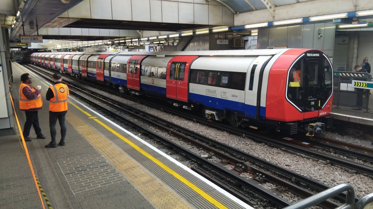Piccadilly Line - New 2024 Stock - (701) - (38004-48004) - Test Run at ...