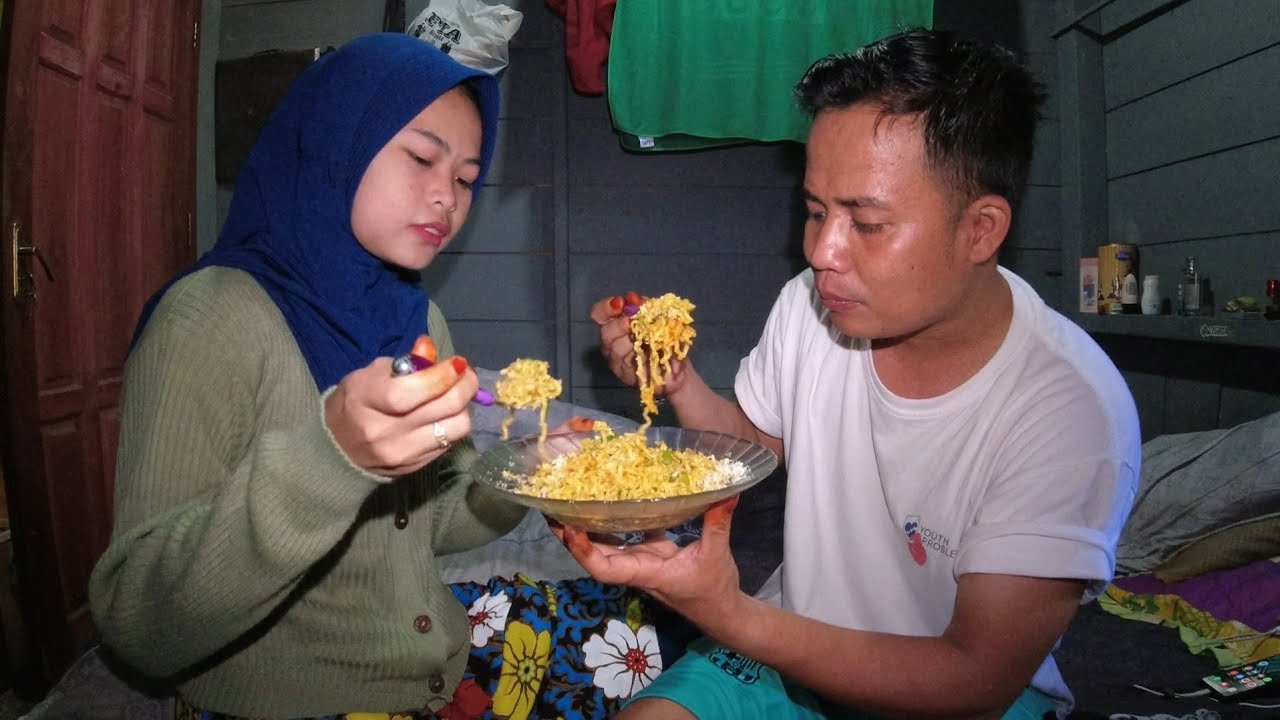 WIRTA KUNIL KUNIL MASAK MIE TUMIS MAKAN BERSAMA NENG WULAN ISTRI ...