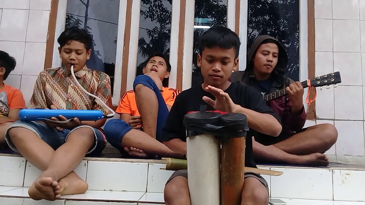 Pengamen kampungan - YouTube