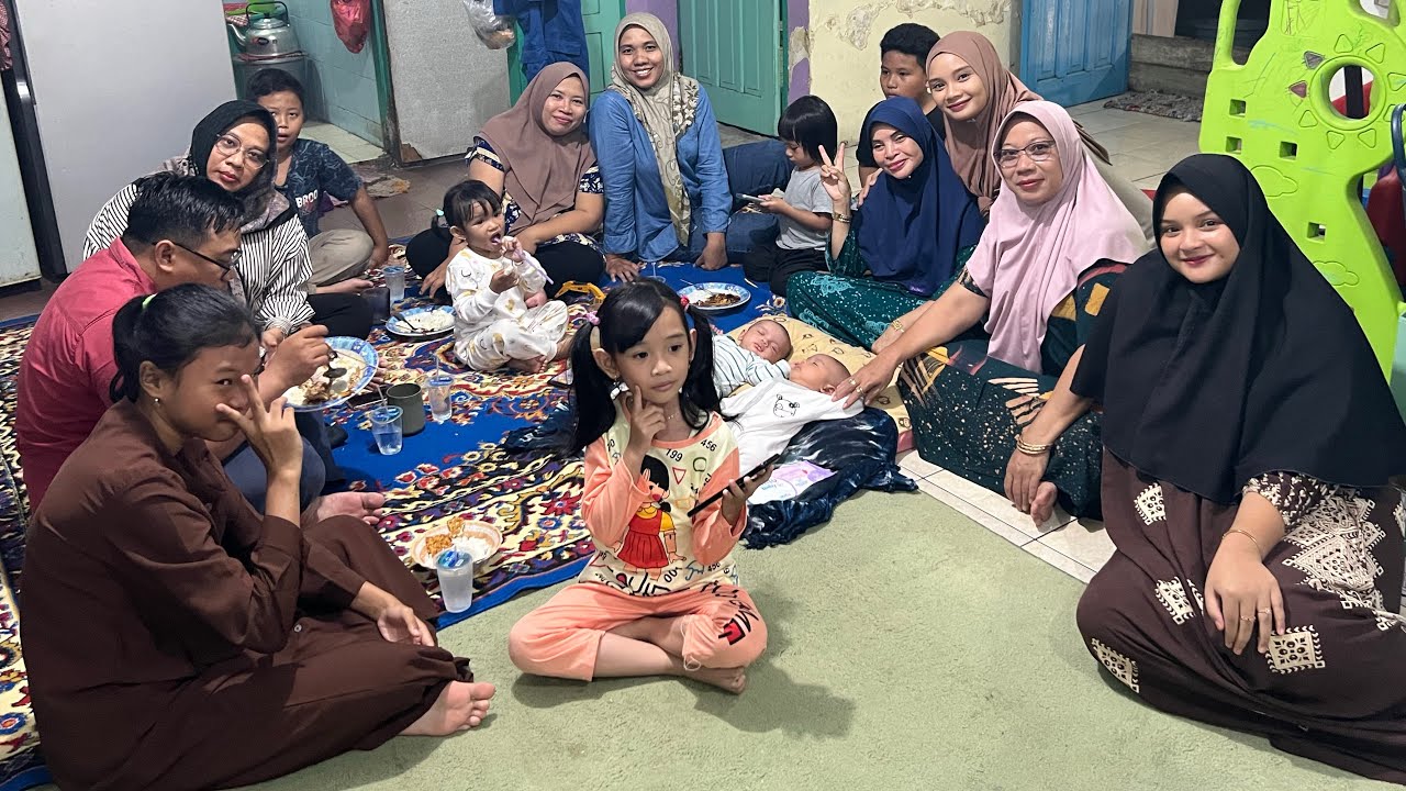 Bakar-bakar ikan with family - YouTube