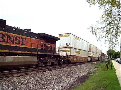 BNSF 5192 West - Berwyn, IL - YouTube