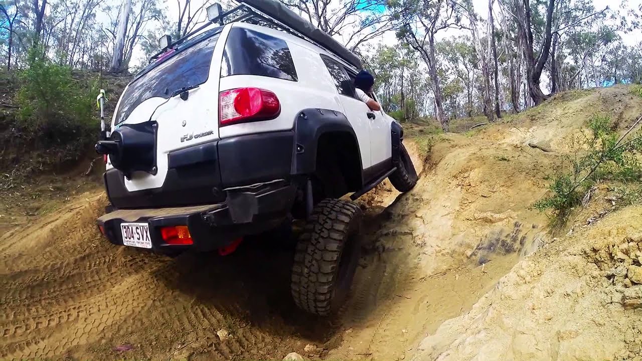 SAS FJ Cruiser - YouTube