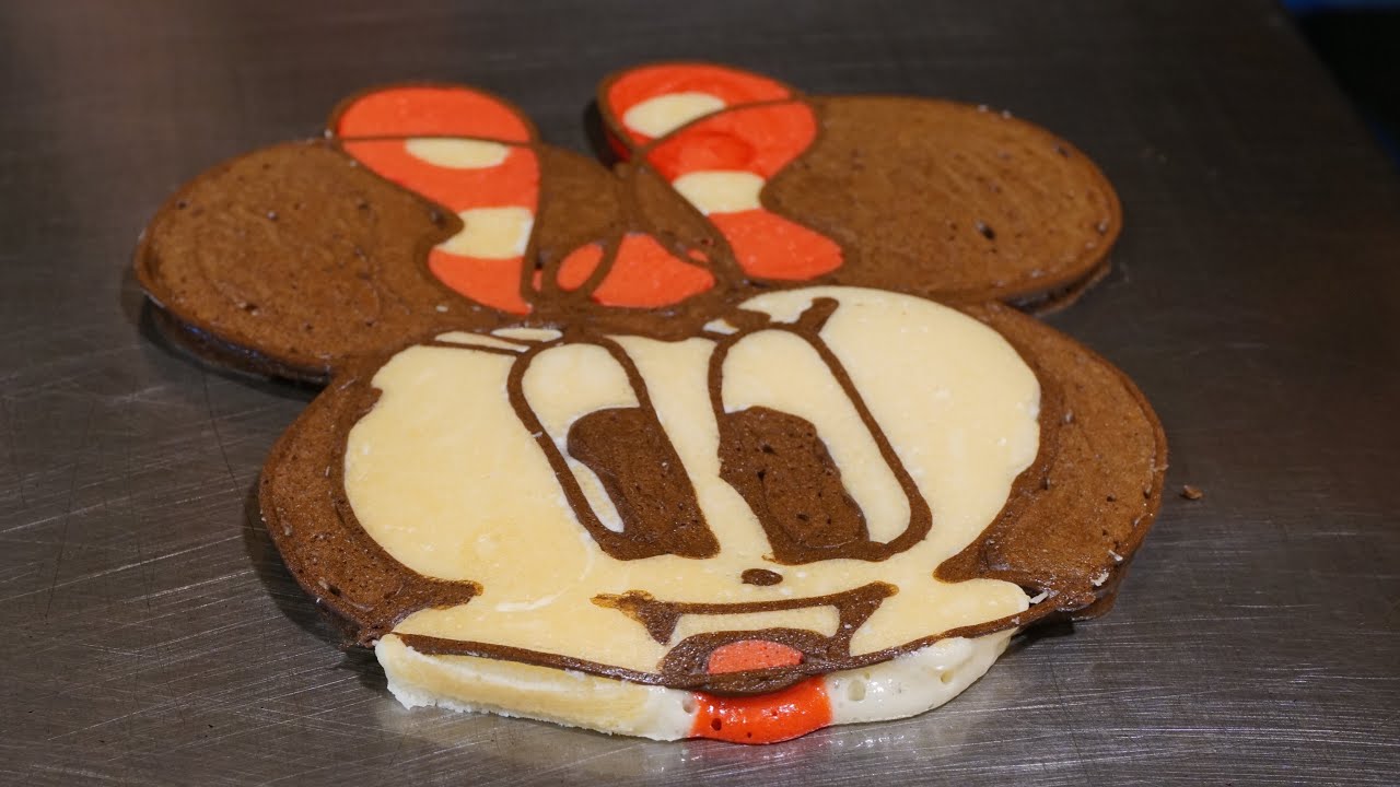 Minnie Mouse Walt Disney Pancake - Thai Street Food Ratchada - YouTube