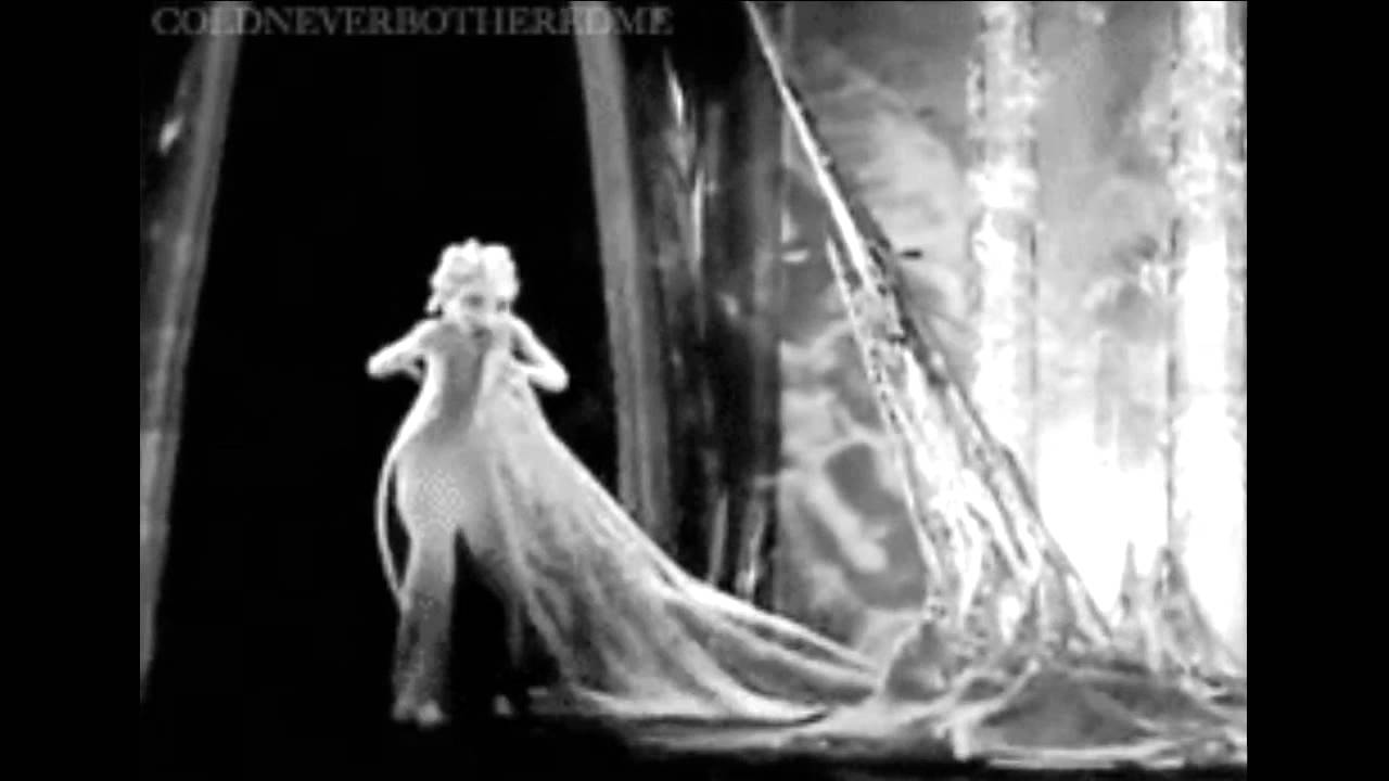 Gothic!Elsa - YouTube
