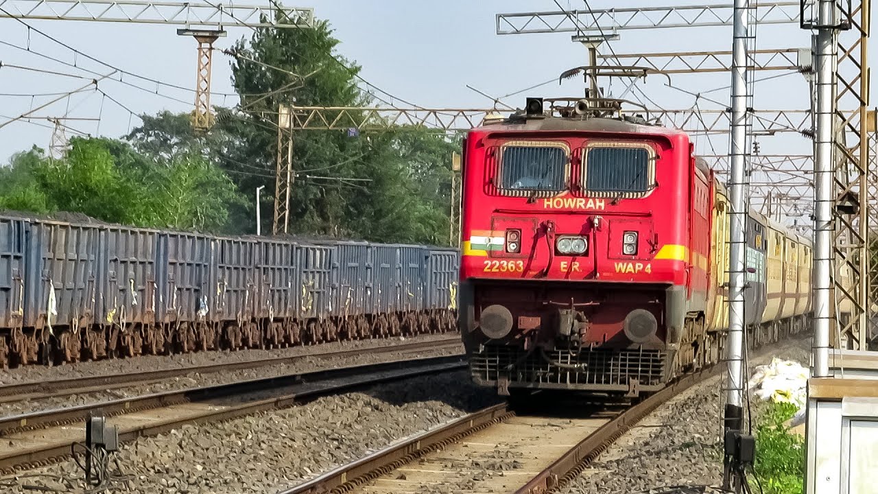 High Speedy Freight train & Express train crossing || Indian Railways ...