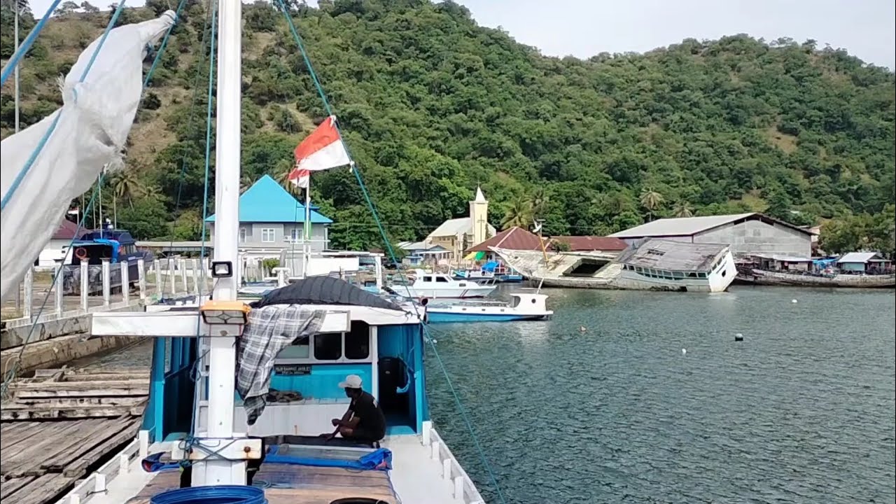 SUASANA PELABUHAN LAMA ATAPUPU KAB. BELU - NTT - YouTube