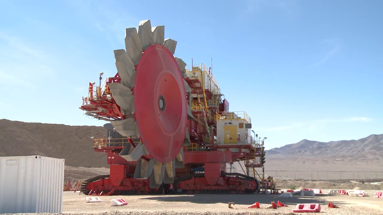 NUEVA ROTOPALA DE RADOMIRO TOMIC - YouTube