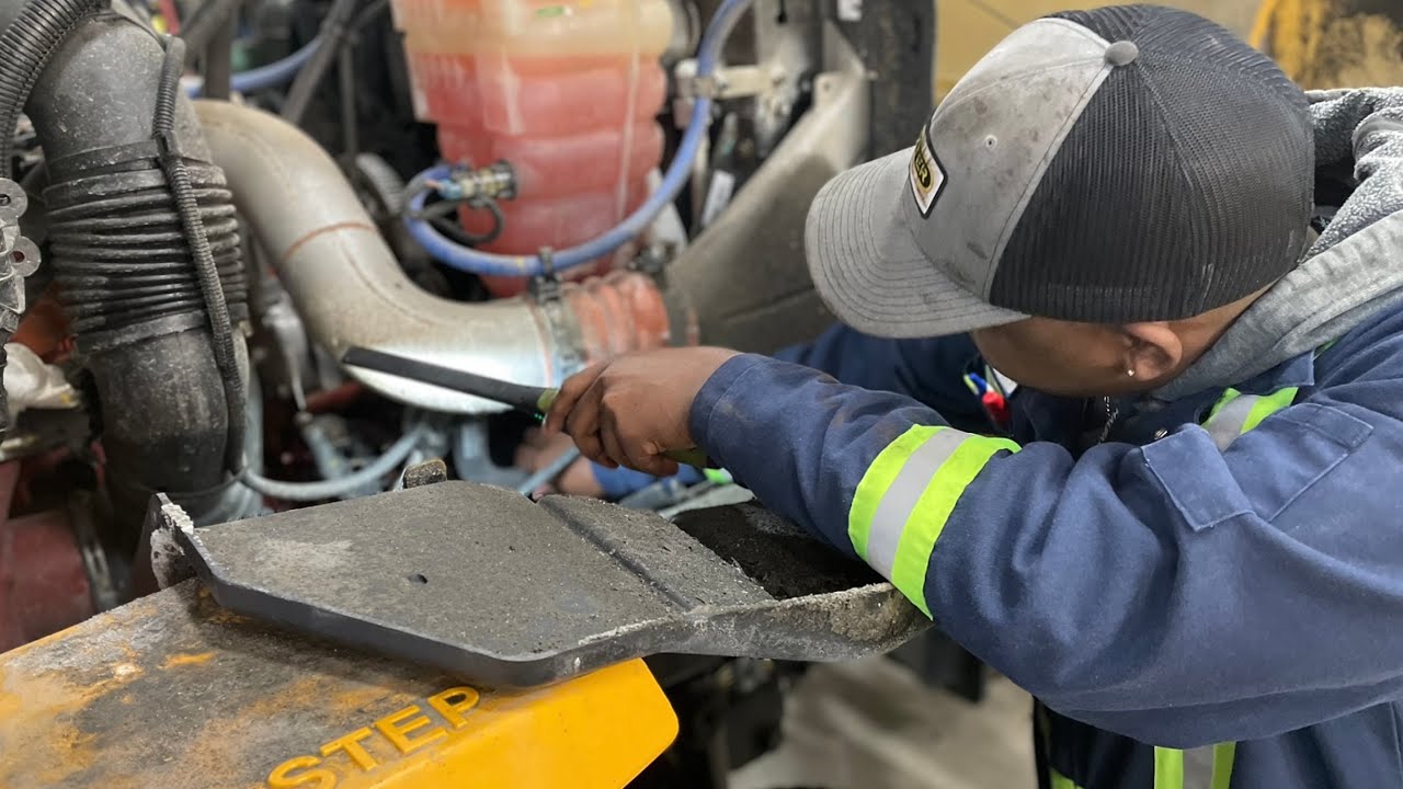 Truck and transport mechanic positions with HRM - YouTube