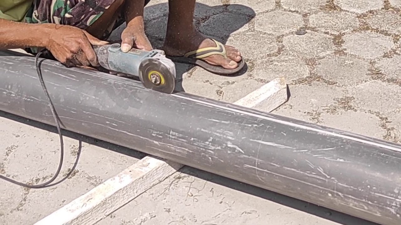 CONTOH MEMBELAH MEMOTONG PIPA PARALON BESAR !! - YouTube