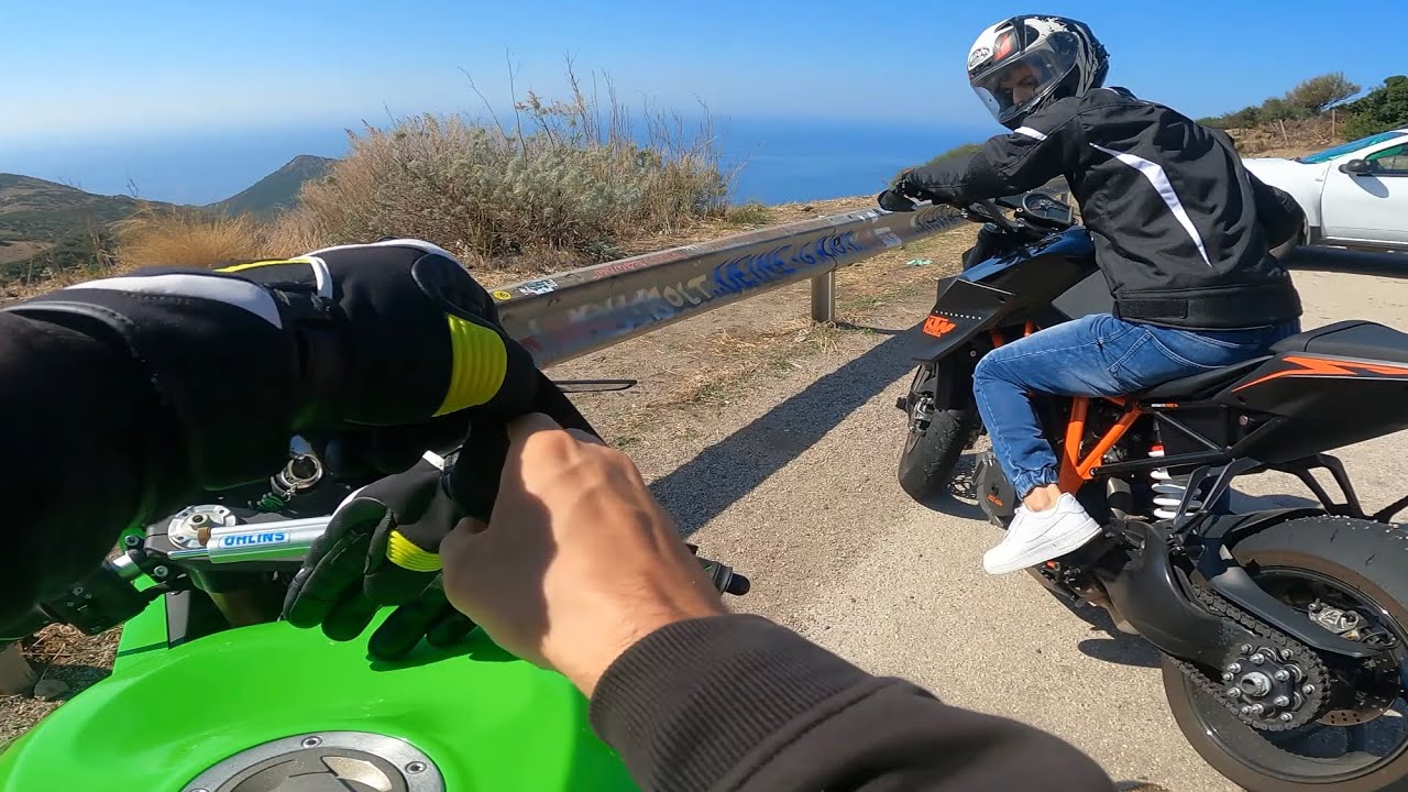 KAWASAKI ZX6R VS KTM 1290R *GAS* - YouTube