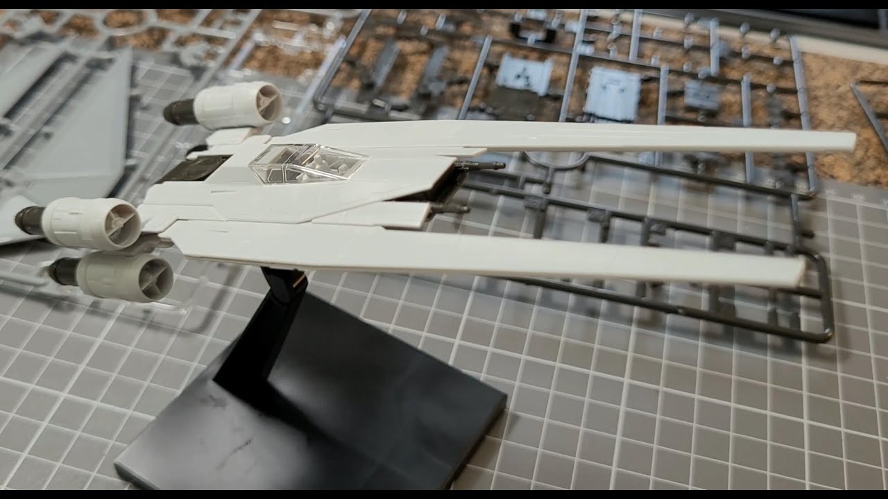 U-Wing Fighter Building - Star Wars model kit Bandai - YouTube