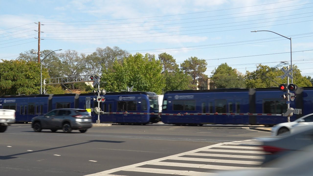 SacRT 414 Gold Line | Iron Point Rd. Railroad Crossing, Folsom CA - YouTube