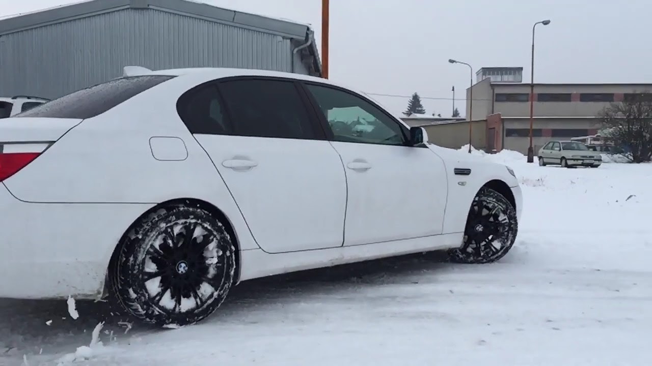 Bmw 530xd e60 snow drift, slowmotion - YouTube