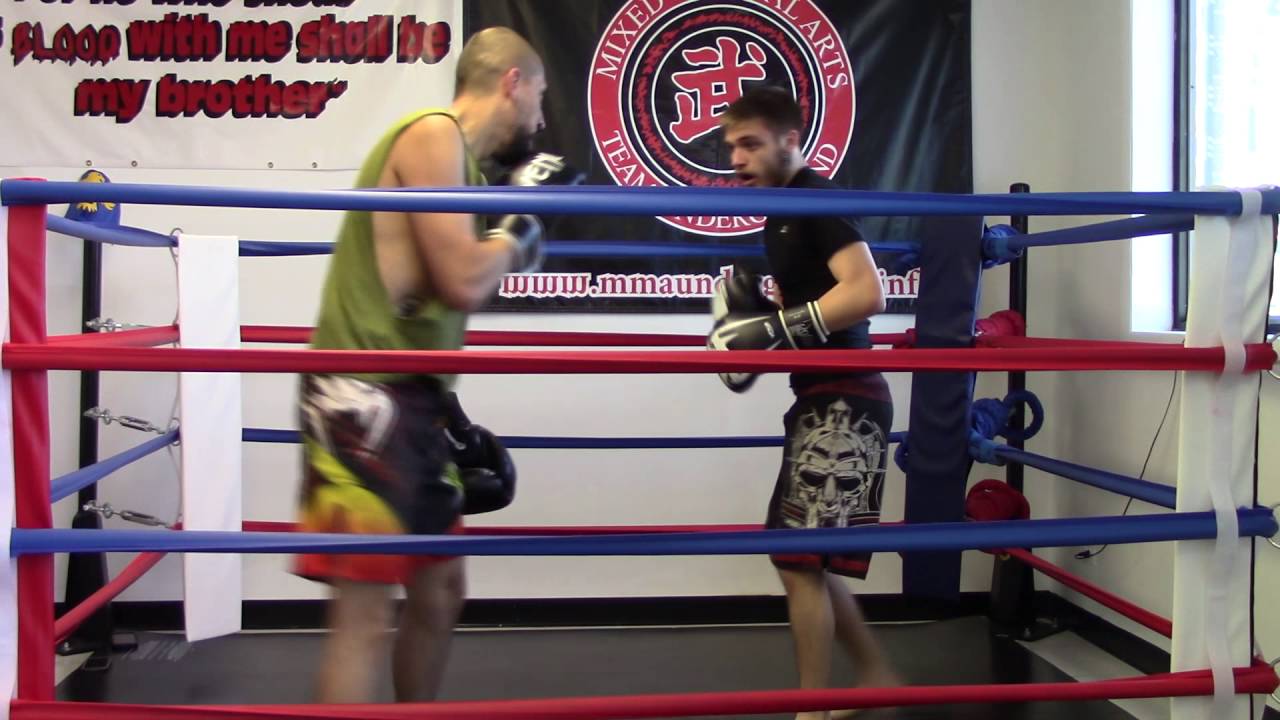Zach vs Jaime in the mini boxing ring. - YouTube