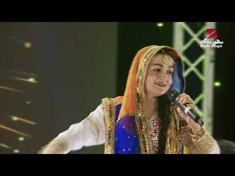 Shazia Khushk singing 'Hasina popri aa...'