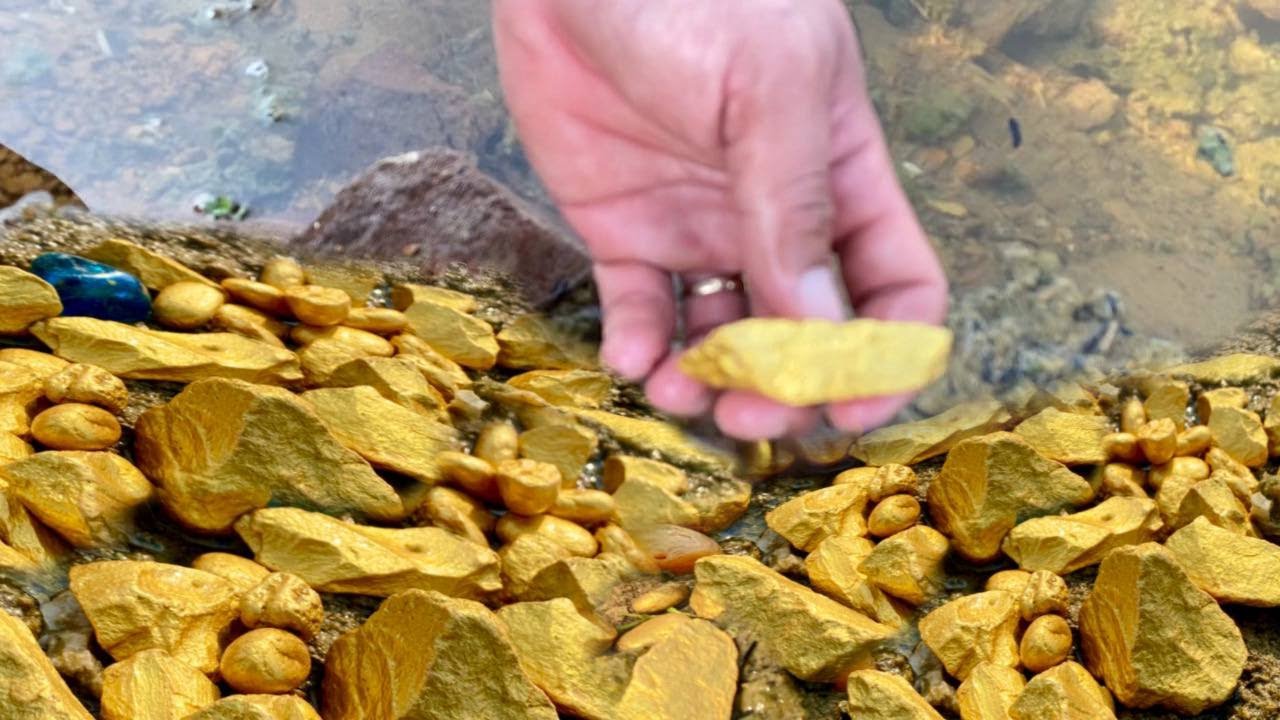 Wow, Finding natural gold diamond gem, crystal, Minerals and treasure ...