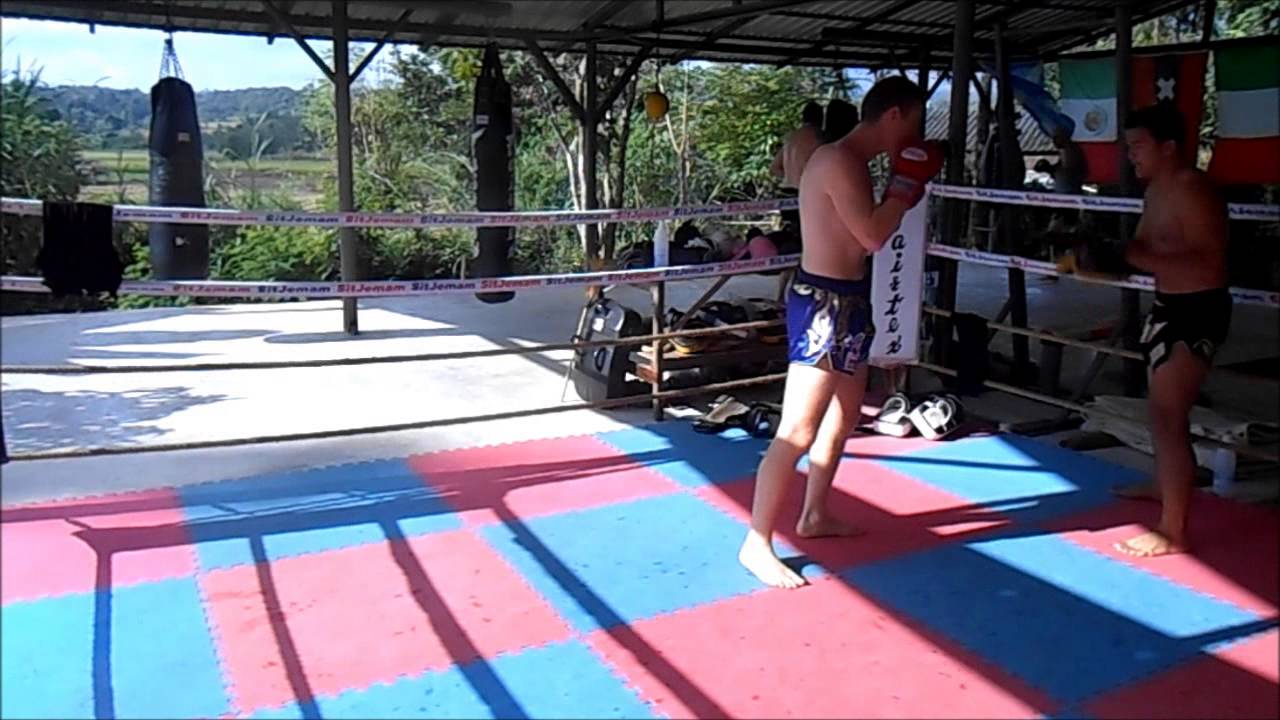Muay Thai Training at Sitjemam Muay Thai Pai - YouTube