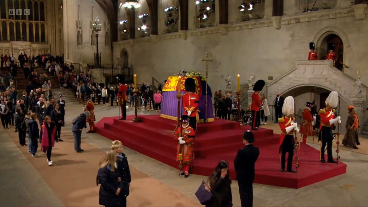 Paying Respect to Queen Elizabeth II, Lying in State, 17 Sep 2022 ...