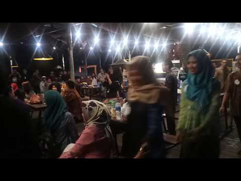 Kariawan Indomaret Merayakan Hari Kartini Di Indomaret Landasan Pacu