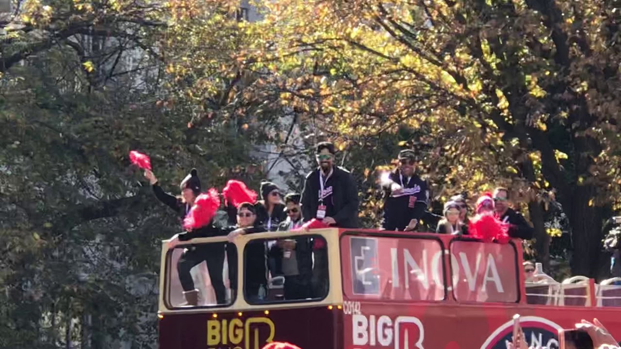 Anthony Rendon + Baby Shark Parra! Nats Parade 2019 - YouTube