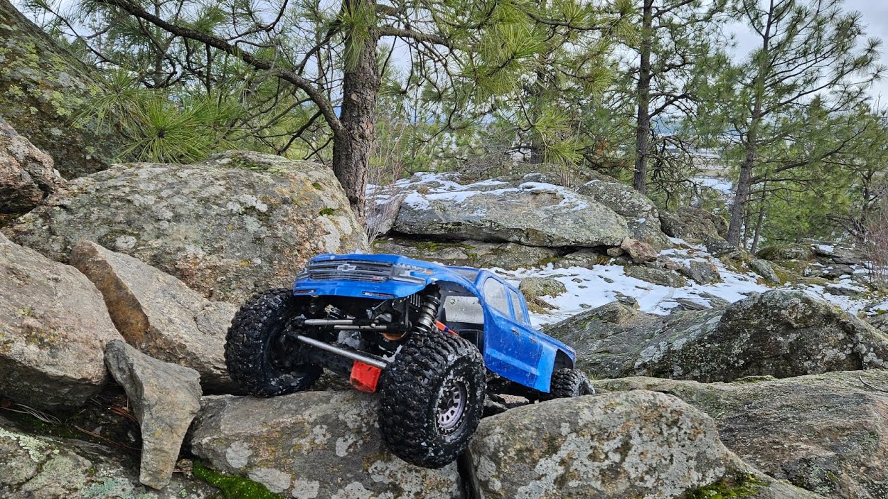 Axial Scx6 Chevy Silvarado trail run - YouTube