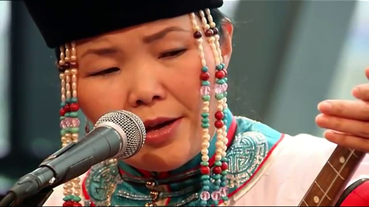Kargyraa by Choduraa Tumat (Tyva Kyzy) - Female Tuvan Throat Singing ...