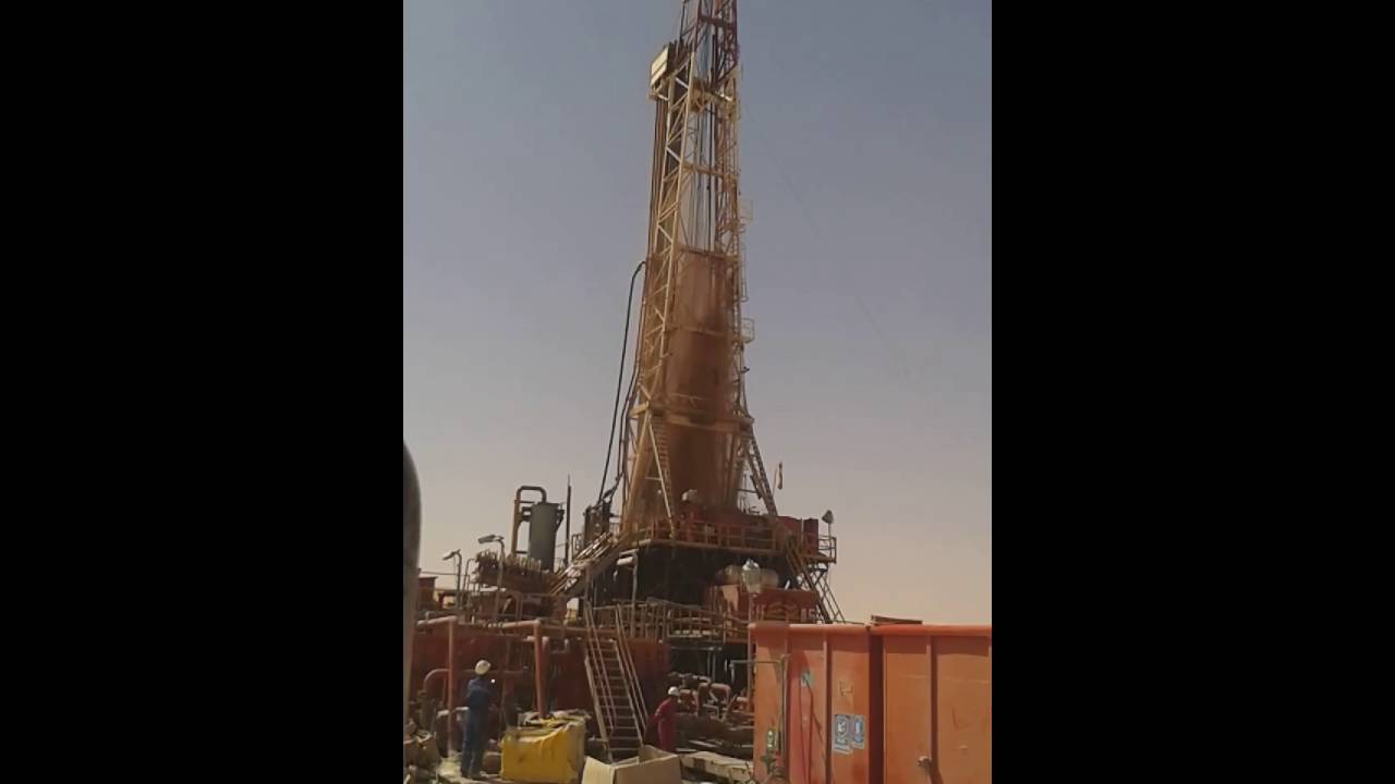 Blowout in drilling well - YouTube