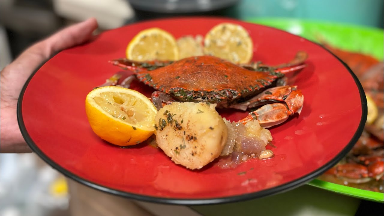 Cooking live blue crabs with my son - YouTube