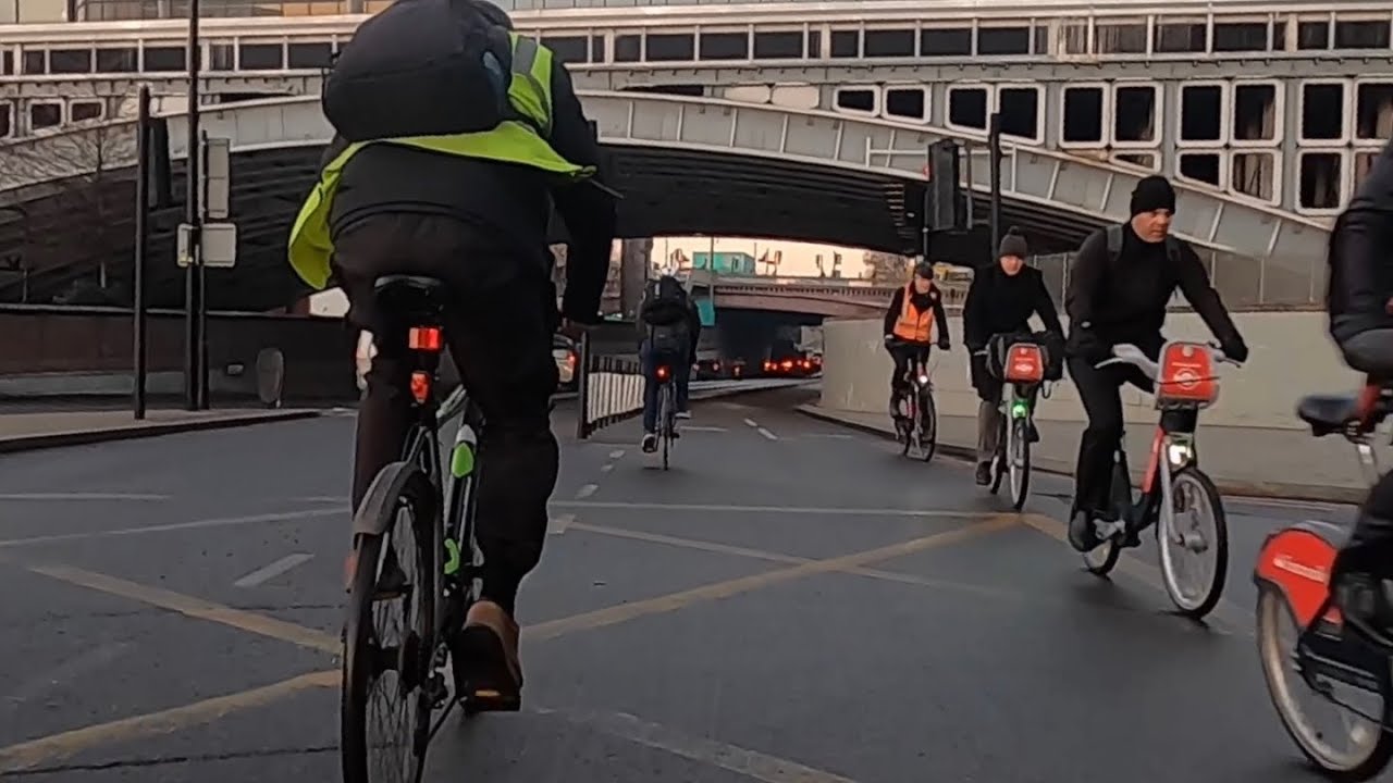 Cycling London junctions 230123: Liverpool Street to Victoria - YouTube