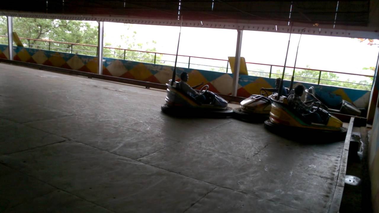 Dashing Cars Ride - YouTube