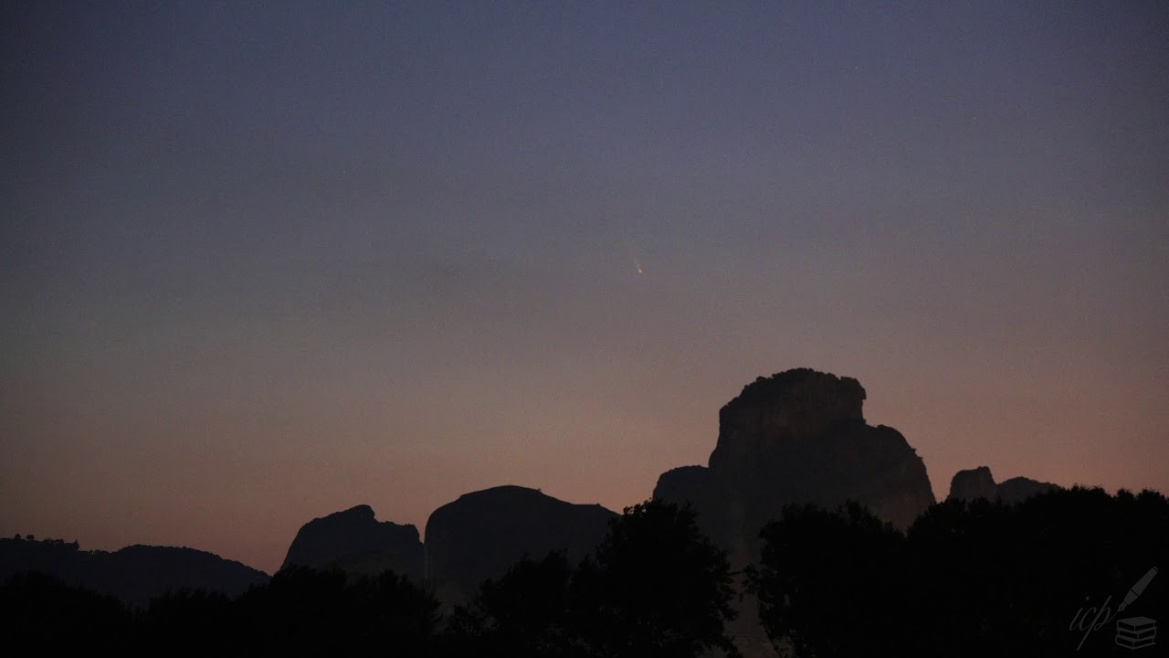 Comet NEOWISE above Meteora, Greece; time-lapse 4k video - YouTube