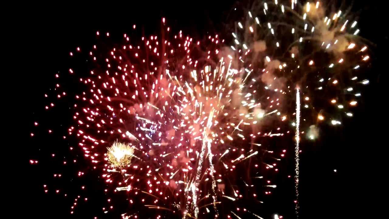 2012 Fireworks Display from Pontoon on Bay Lake in Minnesota - YouTube