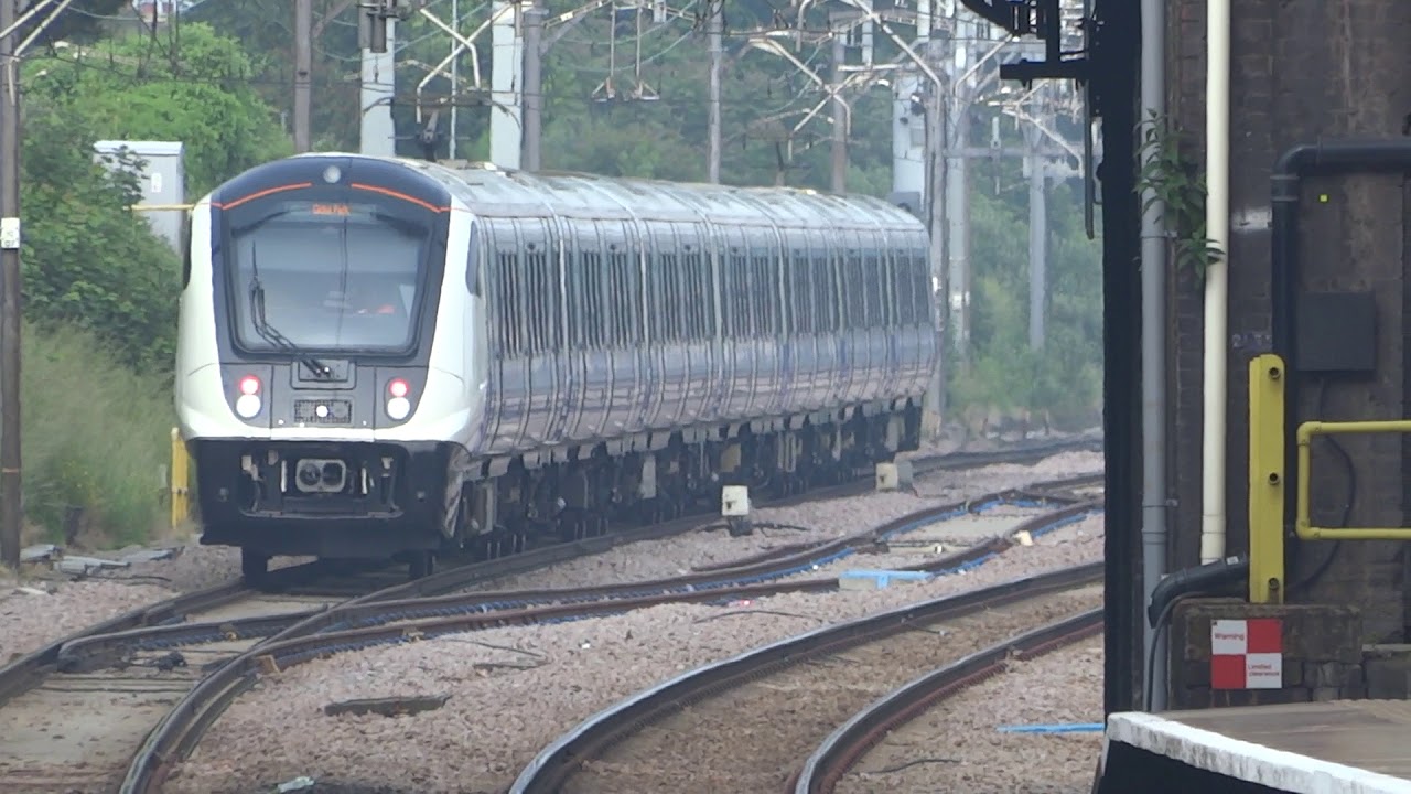 TFL Rail Class 345 Aventra departing Chadwell Heath - YouTube
