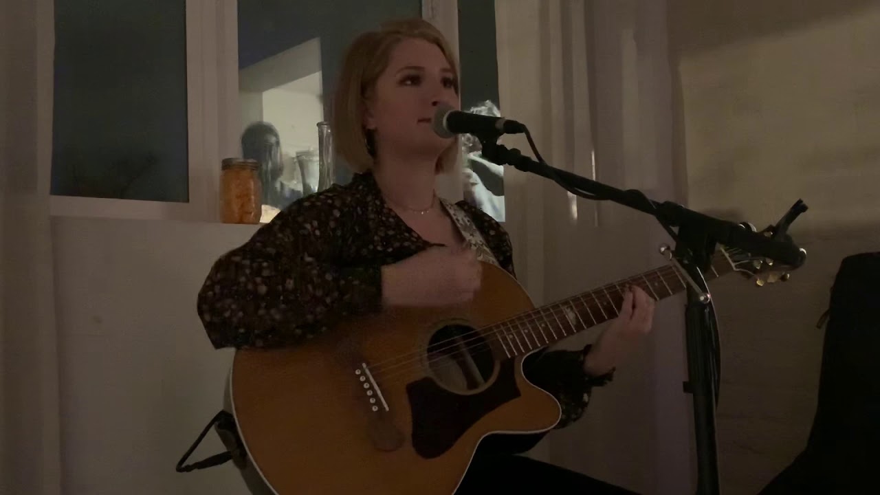 Open Mind original performed by Georgia Saunders - YouTube