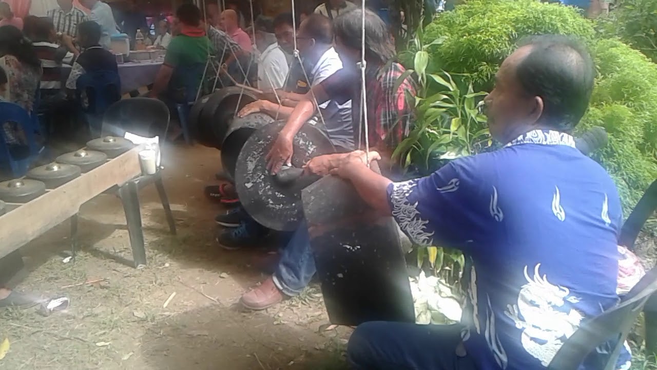 Tungkas maginum..dlm adat sayau baisan - YouTube